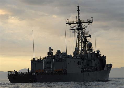 The Oliver Hazard Perry Class Frigate Uss Stephen Nara Dvids