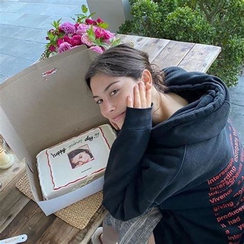 Gracie Abrams Icon Lq Fav Celebs Favorite Celebrities Ideas Actuales