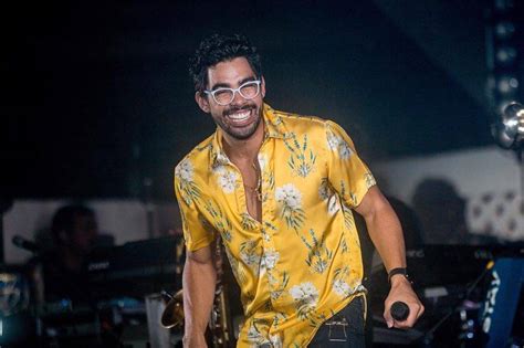 Avião que transportava cantor Gabriel Diniz cai em Sergipe e não há