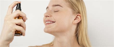 Bisa Bikin Wajah Putih Dan Glowing Begini Cara Membuat Toner Spray