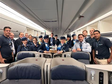 Azul Inicia Voo Regular Para Paris Direto De Campinas