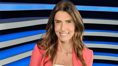Apresentadora volta de férias e é demitida pela Record TV após 19 anos