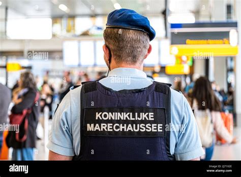 Veiligheid op schiphol Fotos und Bildmaterial in hoher Auflösung Alamy