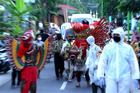 TRADISI BARONG IDER BUMI SAAT PANDEMI ANTARA Foto