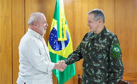 Lula demite comandante do Exército CIC7 Notícias