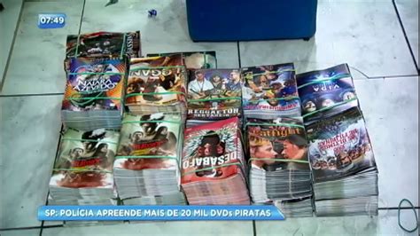 Polícia apreende mais de 20 mil DVDs piratas na 25 de Março em SP