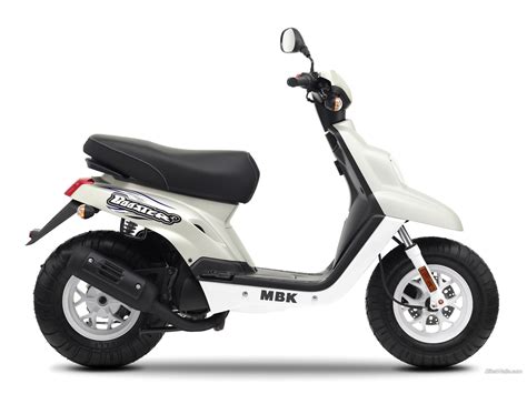 Le Mbk Booster Naked 13 Est Enfin Disponible Artofit