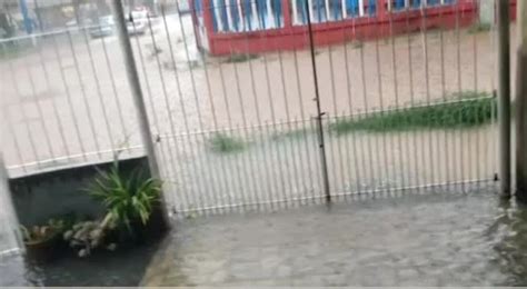 Vídeo Chuva forte alaga ruas em Volta Redonda Sul do Rio e Costa