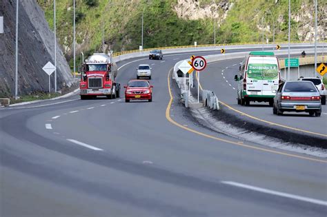 Más de 3 millones de vehículos se movilizaron en vías nacionales