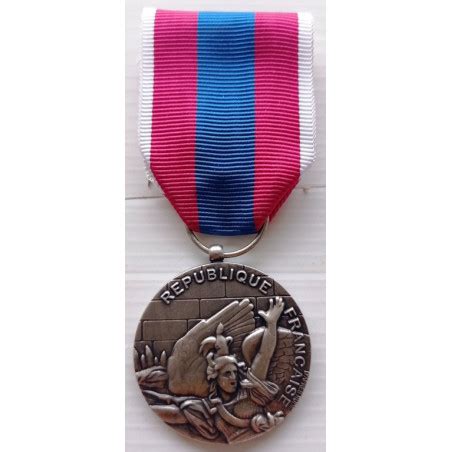 Médaille Défense Nationale Argent 1er Type mate