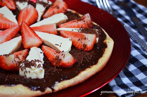 Gormandize Pizza De Brigadeiro Brazilian Chocolate Pizza With Fresh
