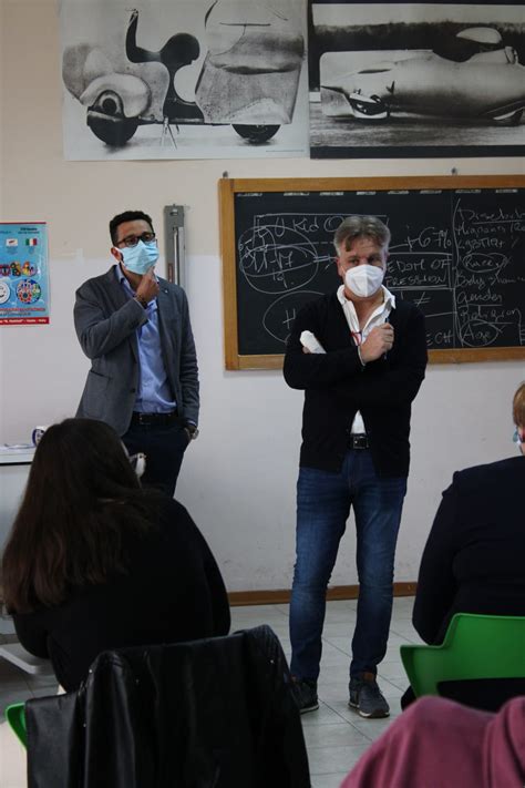 A C A E B Eef Eef A Fa Efaba La Scuola Fa Notizia