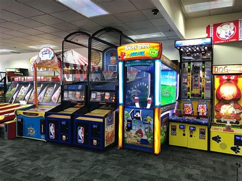 Chuck E Cheese Arcade