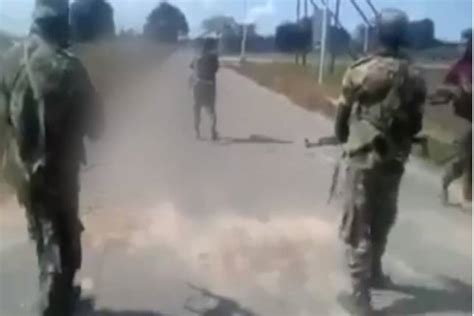 Imagens Fortes Homens Espancam E Matam Mulher Em Mo Ambique Metr Poles