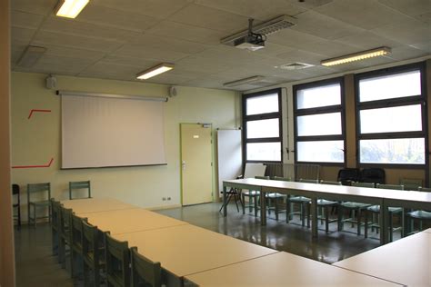 PANTIN COLLÈGE IRÈNE ET FRÉDÉRIC JOLIOT CURIE VUE DE LA SALLE DE