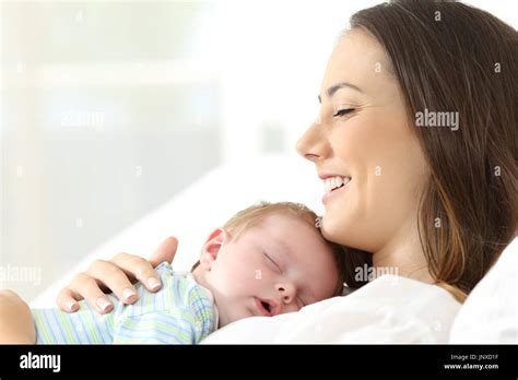 Mother Son Sleeping Together Hi Res Stock Photography And Images Alamy