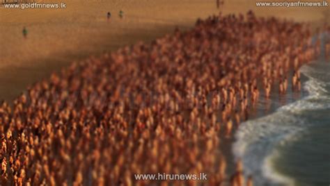 Australia Bondi Beach Goes Nude As Thousands Strip Off For Spencer