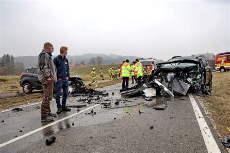 Schwerer Unfall In Siegsdorf Autos Krachen Frontal Ineinander