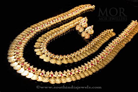 Kerala Style Gold Bridal Necklace Set South India Jewels