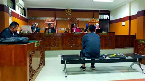 Sidang Lanjutan Kasus Penipuan Mantan Anggota Dprd Memohon Majelis