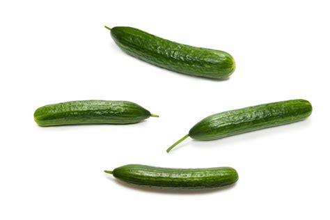 Pepino Aislado Sobre Fondo Blanco Foto Premium