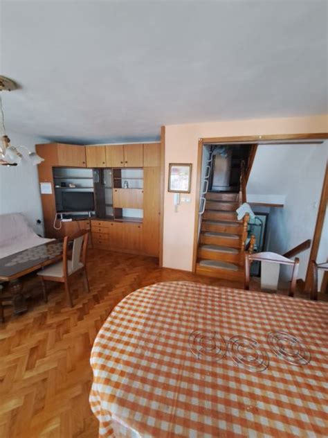 Kuća Samobor 300 00 m2 Sobe kreveti za smještaj radnija