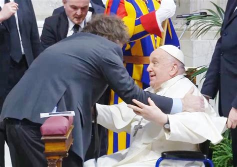 El diálogo entre Javier Milei y el papa Francisco en su primer