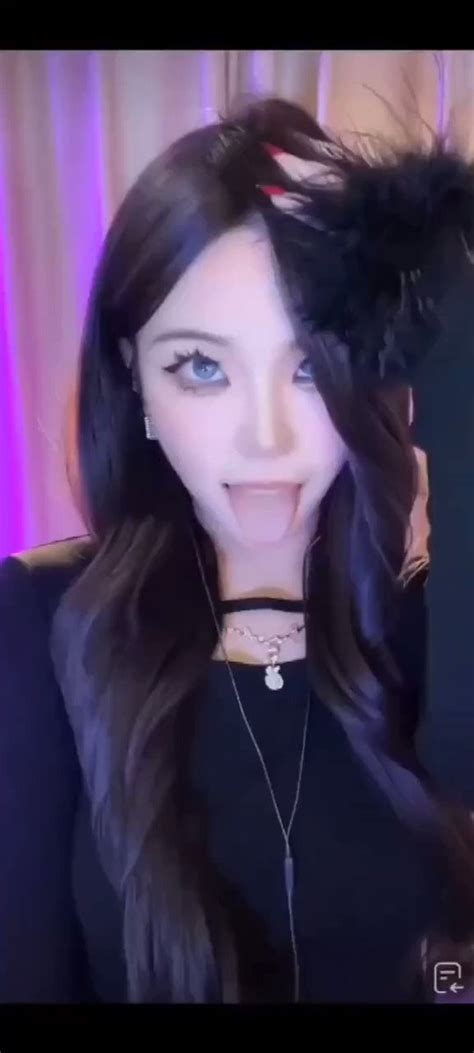 抖音美女 QQ2981922965 阿黑颜 啊嘿颜 アヘ顔 あへがお 아헤가오 崩坏脸 高潮脸 ahegao 翻白眼舌头