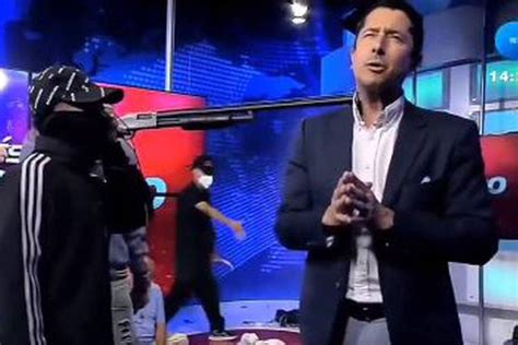 A Gazeta Homens armados invadem TV no Equador e rendem funcionários