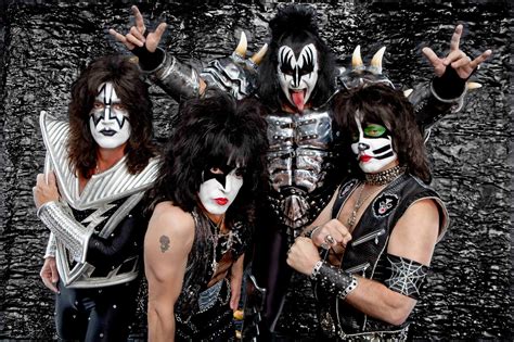 70 80 90 BANDAS DE ROCK MITICAS KISS 1973 2013