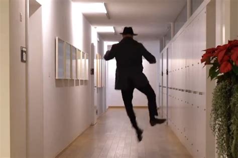 Il Saltello Di Berset Uscendo Di Scena