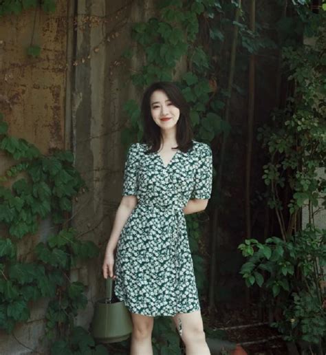 Khám phá những mẫu váy đẹp cho hè thêm sôi động