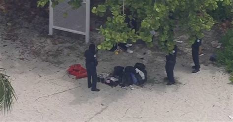 Migrants Come Ashore On Sunny Isles Beach Cbs Miami