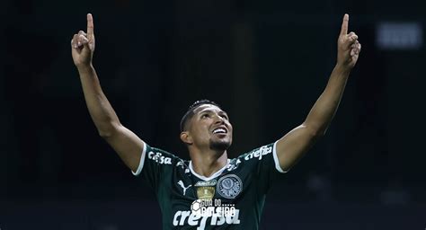 Palmeiras Rony supera Zico e Pelé golaço de bicicleta na Libertadores