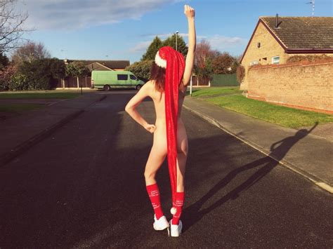Naked Charlotte De Carle In Sexy Snaps