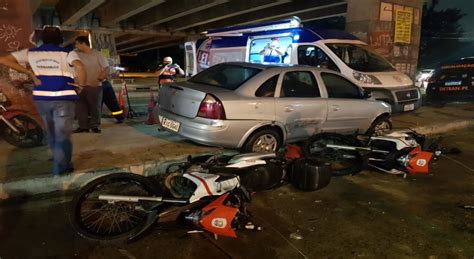 Motorista Sinais De Embriaguez Perde Controle E Bate Em Carros Da