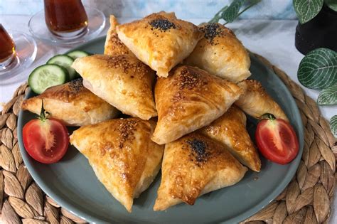 Patatesli Kaşarlı Muska Börek Tarifi Nasıl Yapılır Resimli Yemek