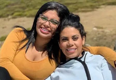Kesha Y Sheila Ortega El Farandi