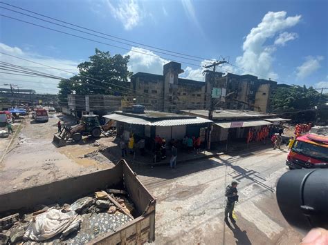 Sobe para 11 o número de mortos no desabamento do Janga Local Diario