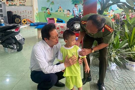 Tiền Giang Giải cứu thành công 3 cháu bé bị đối tượng ngáo đá khống