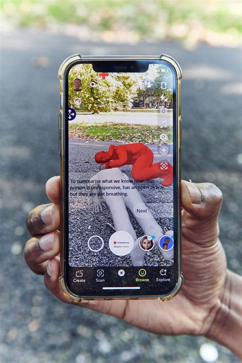 Snapchat enseña RCP con lente IKEA lanza juguetes oceánicos