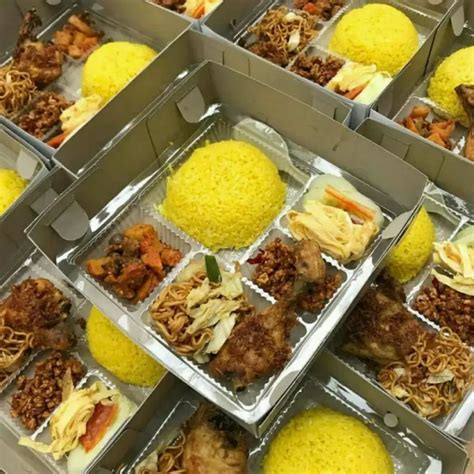 Nasi Kuning Lengkap BOX
