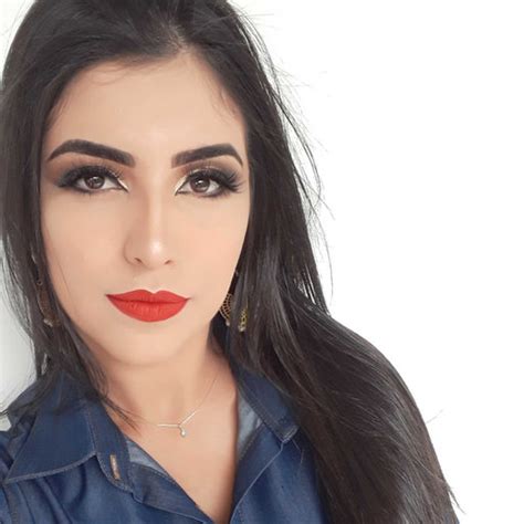Camila FERREIRA Mestranda em Produção Vegetal Engenheira Agrônoma