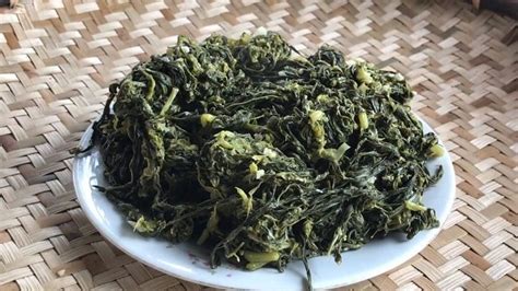 Lá mì cà đắng