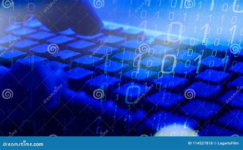 Pirata Informático Que Mecanografía En El Teclado Código De Ordenador
