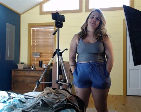 Watch Online Hang With Beth Aka Hangwithbeth Onlyfans Behind The Scene Live 1 On X Video