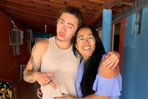 Mãe de Whindersson Nunes é detonada na web após entrevista polêmica