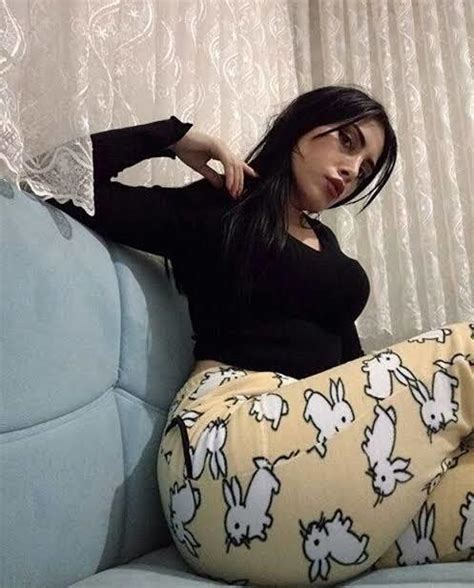 Dilan Dere benzeri birisi var mı bu sitede KizlarSoruyor