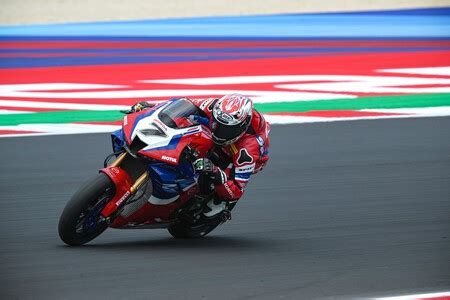 Sorpresa La Honda Cbr Rr R Llegar A En Con Una Profunda