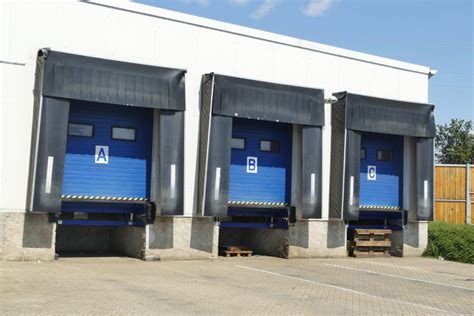 4 Warehouse Loading Dock Safety Tips IGPS